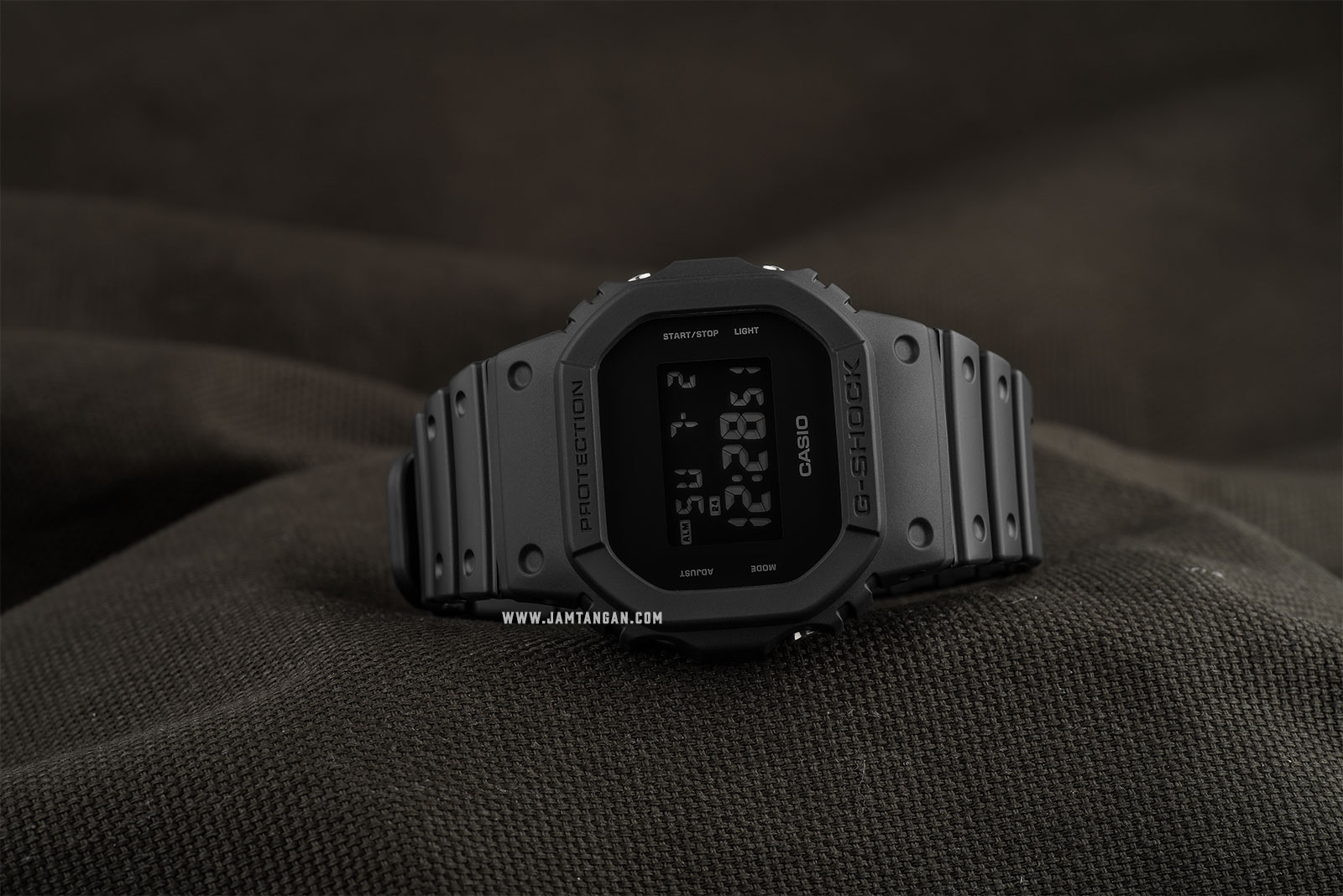 Casio G-Shock DW-5600BB-1ER Resin Band | Jamtangan.com