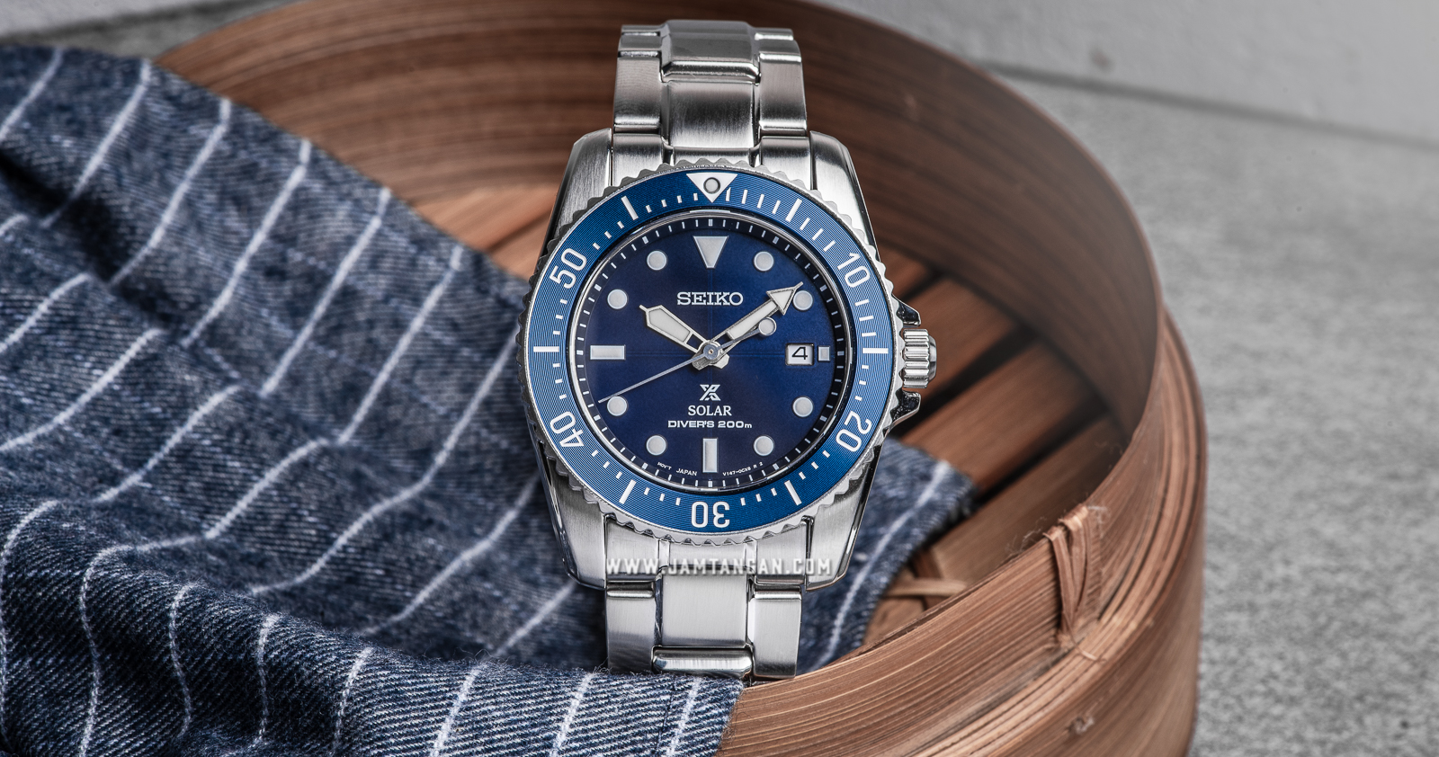 Seiko Prospex SNE585P1 Solar Divers 200M Blue Dial Stainless Steel ...