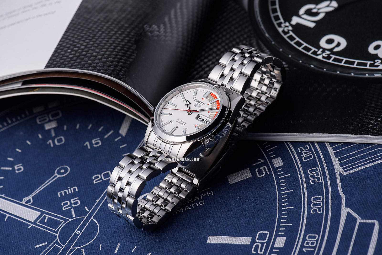 Seiko 5 Sports SNK369K1 White Dial Stainless Steel Strap | Jamtangan.com