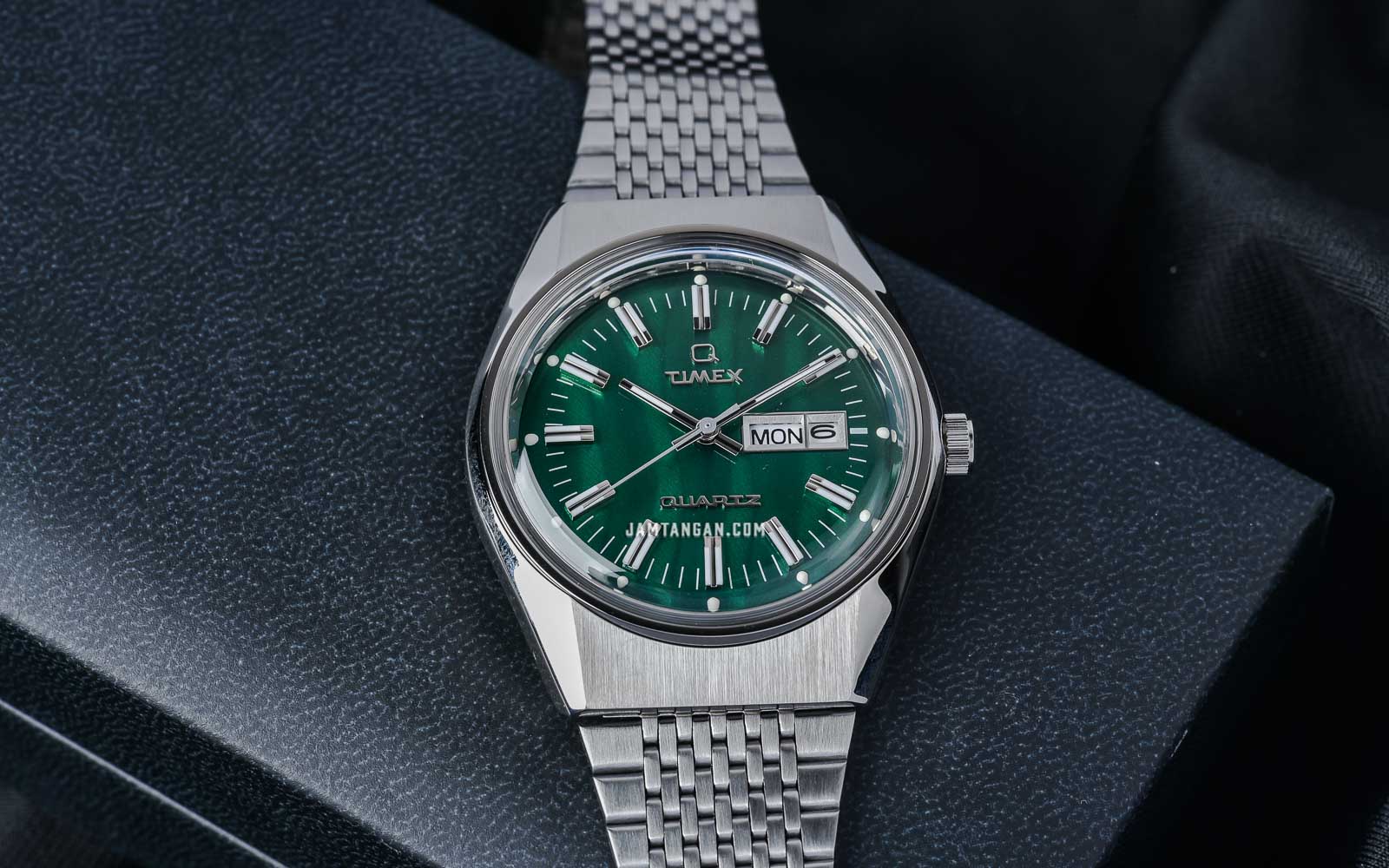 Timex Q TW2U95400 Falcon Eye Reissue Green Dial Stainless Steel Strap ...